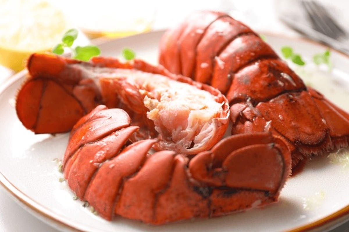 Lobster Tails Steamed in Beer A Coastal Gourmet Delight