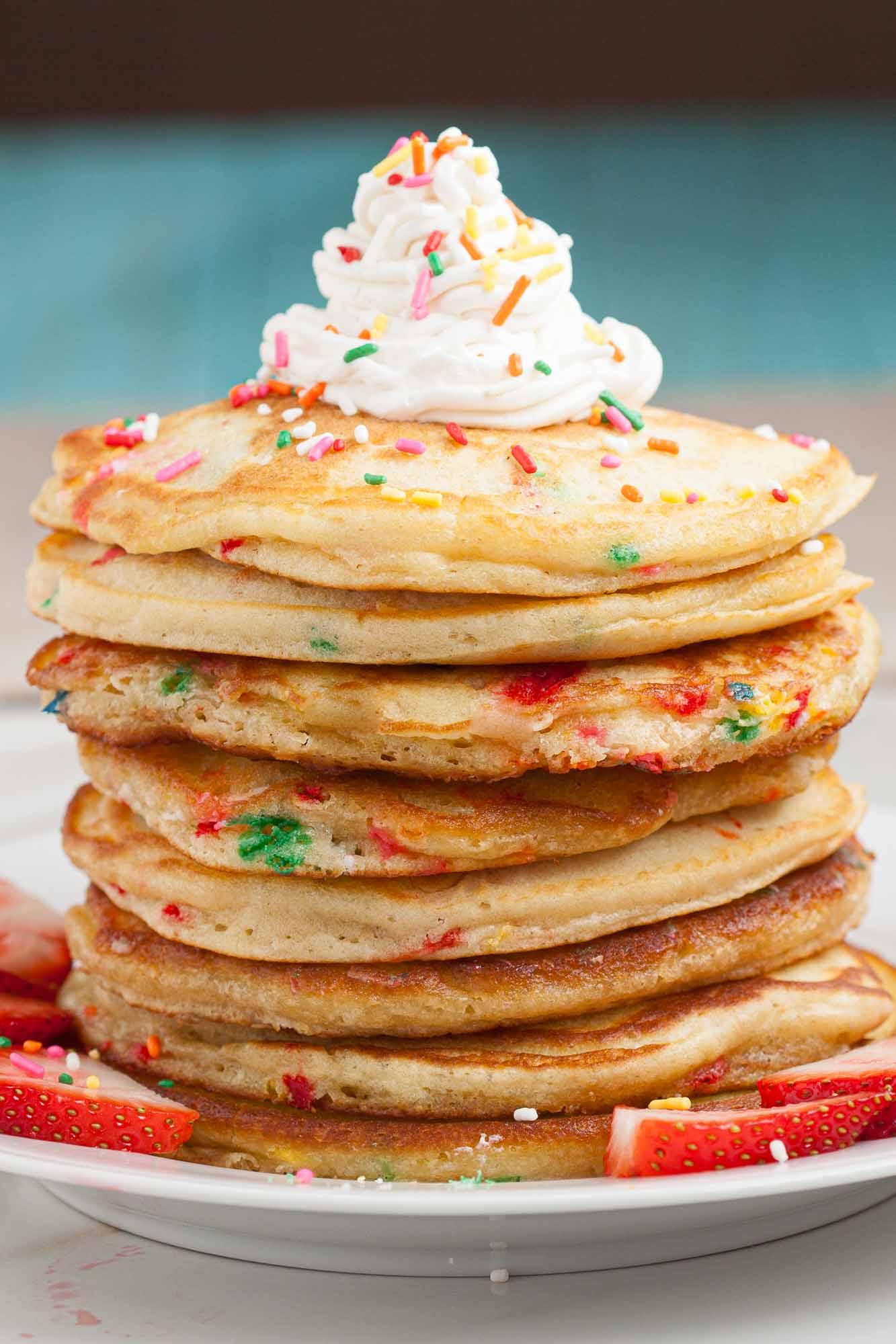 Funfetti Pancakes with Vanilla Cream Sprinkle Sauce - Kitchenpedia